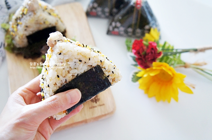 참치마요 삼각김밥 만들기♡간단한 참치캔 요리 네이버 블로그