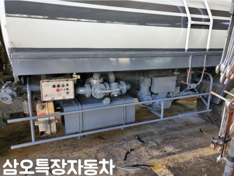 홈로리 수리 탱크로리 수리 특장차 탱크로리 홈로리 삼오특장자동차 유량계수리 휀다 가드레일 교체 범퍼 교체 탱크