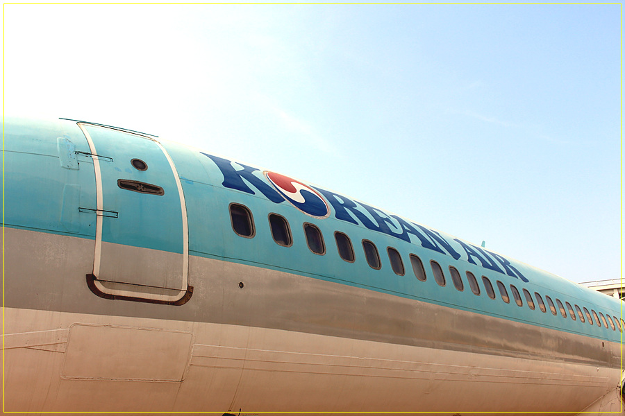 인하공전에 전시중인 비행기 - 대한항공 727-200, HL7350 : 네이버 블로그